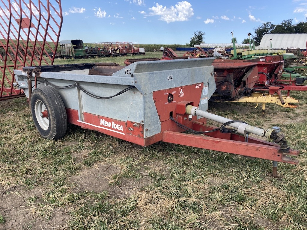 SOLD - New Idea 3722 Manure Handling | Tractor Zoom