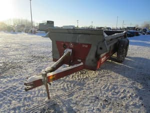 SOLD - New Idea 3732 Lot No. 7011 Manure Handling | Tractor Zoom