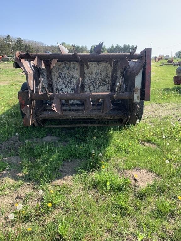 New Idea 3743 Manure Handling Manure Spreaders - Dry for Sale | Tractor Zoom