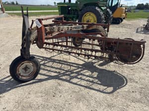 SOLD - New Idea 402 Lot No. 2124 Hay and Forage | Tractor Zoom