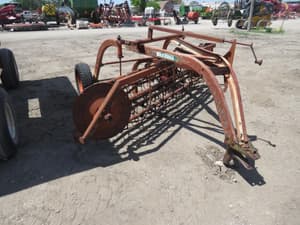 SOLD - New Idea 402 Lot No. 795 Hay and Forage | Tractor Zoom