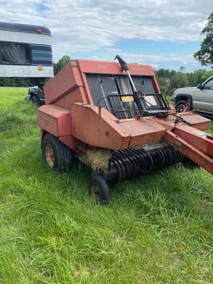 SOLD - New Idea 484 Lot No. 870M Hay and Forage with --- Bales ...