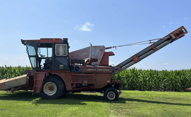 New Idea 800 Harvesting Forage Harvesters - Self Propelled for Sale ...