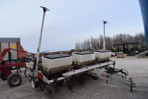 SOLD - New Idea 9800 Lot No. 108 Planting with 6 Rows | Tractor Zoom