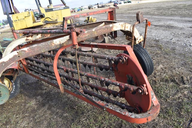 New Idea 402 Lot No. 426 Hay and Forage For Sale | Tractor Zoom