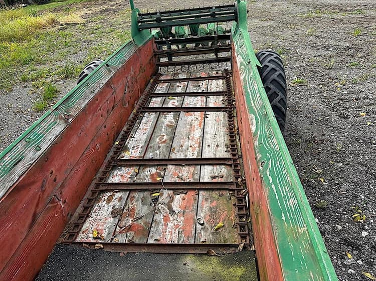 New Idea 12A Manure Handling Manure Spreaders - Dry for Sale | Tractor Zoom