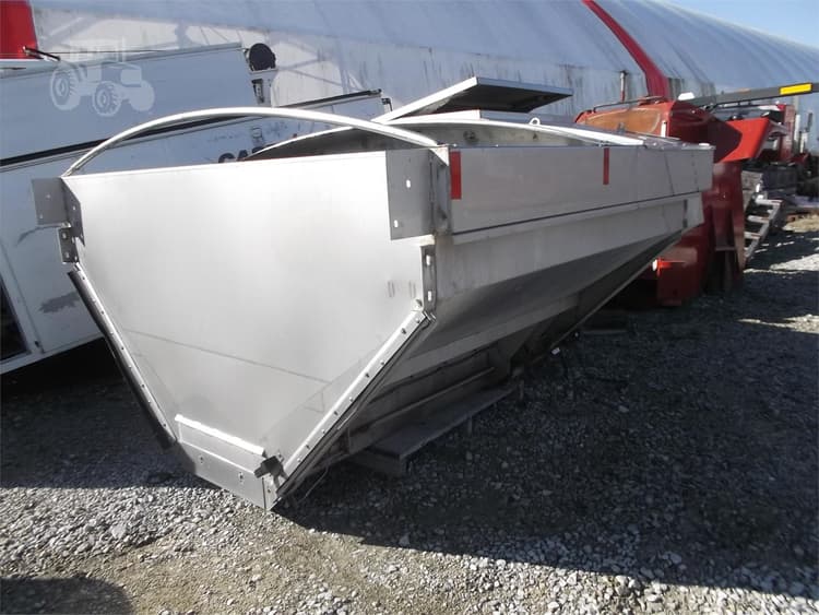 New Leader L4000G4 Chemical Applicators Fertilizer Applicators - Dry ...