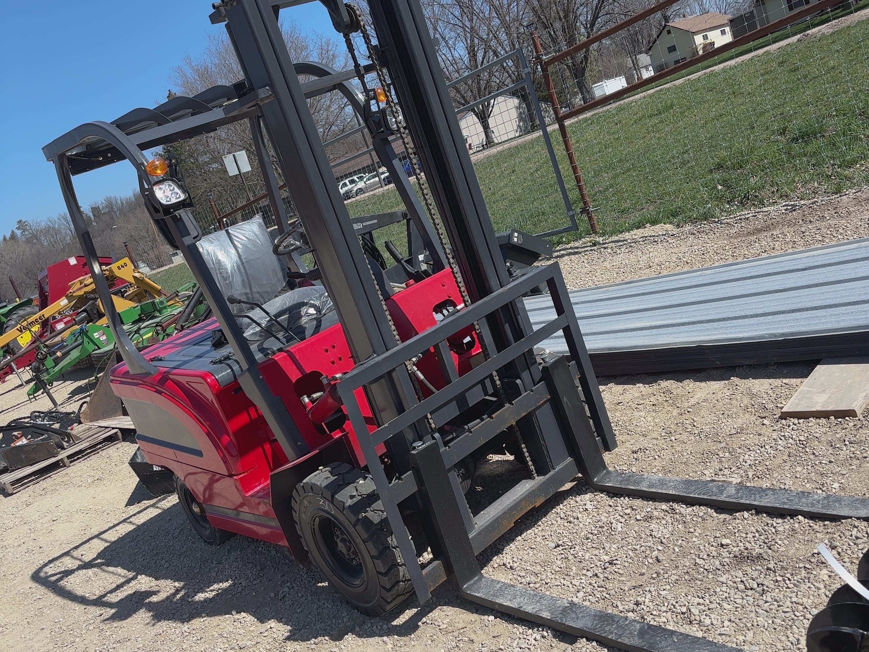 SOLD - NEW TRANER TR15 FORKLIFT - RUNS & OPERATES Construction with ...