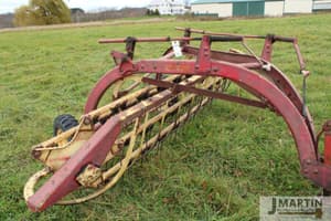 SOLD - NH 256 roll-a-bar rake Hay and Forage | Tractor Zoom