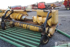 SOLD - NH 350W 10' hay pickup head Harvesting with 10 ft | Tractor Zoom