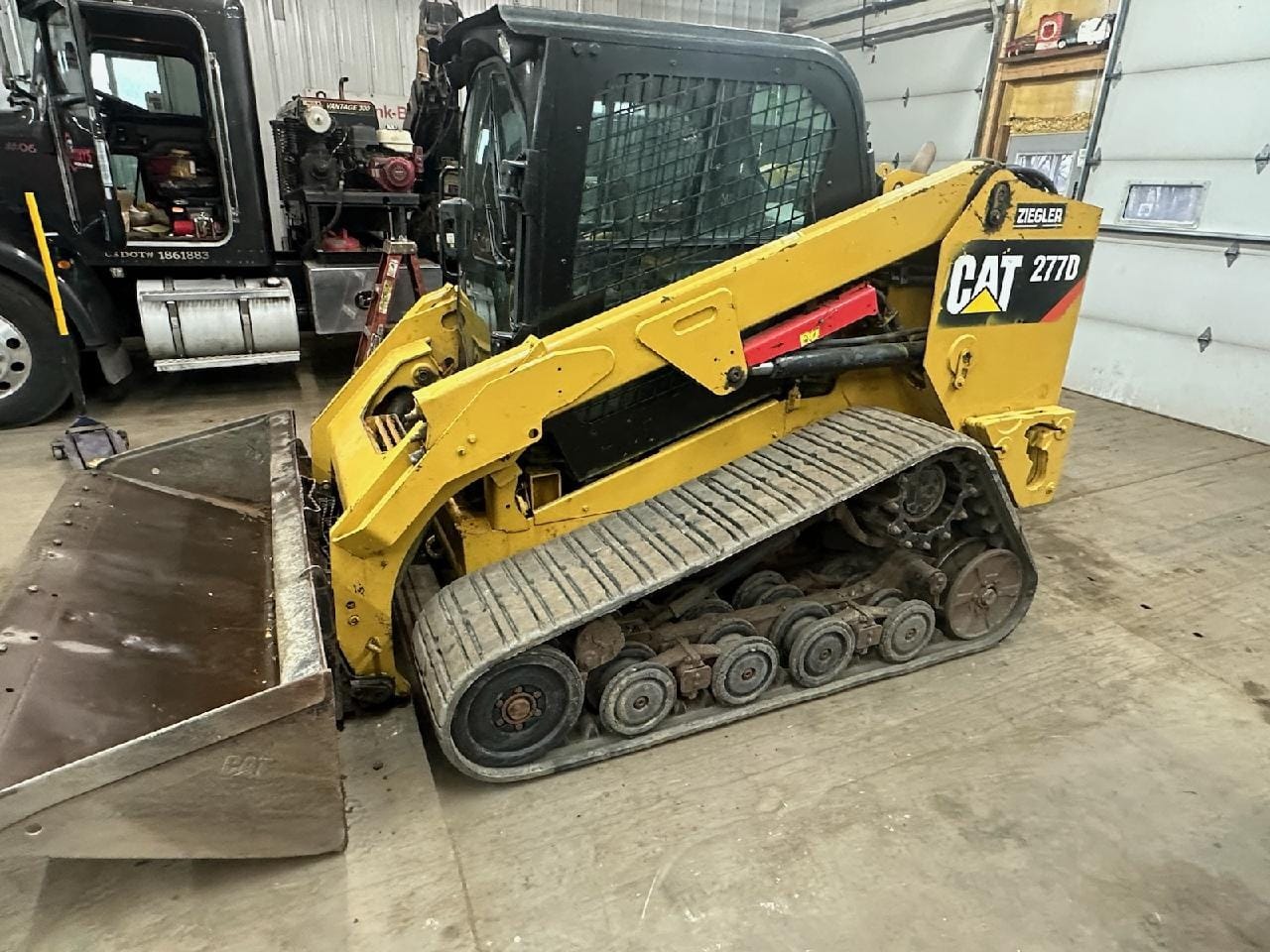 SOLD - Caterpillar 277D Construction with 4,869 Hrs | Tractor Zoom