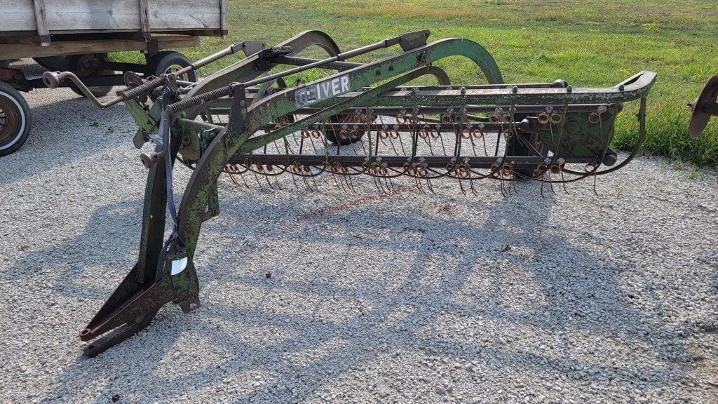 SOLD - Oliver 107 Side Rake Hay and Forage | Tractor Zoom