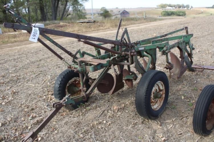 Oliver 4240 Tillage Plows for Sale | Tractor Zoom