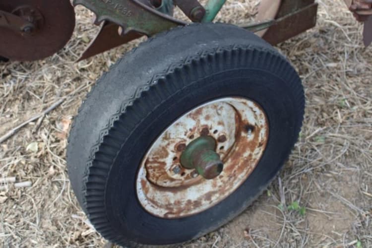 Oliver 4240 Tillage Plows for Sale | Tractor Zoom