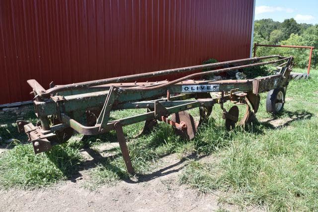 SOLD - Oliver 565 Tillage Plows | Tractor Zoom