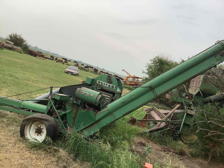 Oliver 73H Harvesting Forage Harvesters - Pull Type for Sale | Tractor Zoom