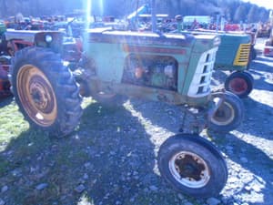 SOLD - Oliver 770 Antique Tractor w/ Wide Front & Flat Top Fenders ...