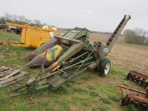 SOLD - Oliver 832 Lot No. 5559 Harvesting with 2 Rows | Tractor Zoom