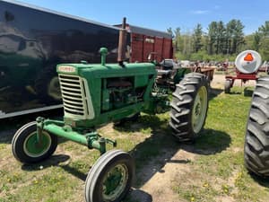 SOLD - Oliver 880 Lot No. 113 Tractors with 4,812 Hrs | Tractor Zoom