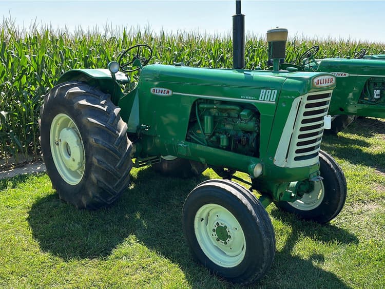 SOLD - Oliver 880 Tractors 40 to 99 HP | Tractor Zoom