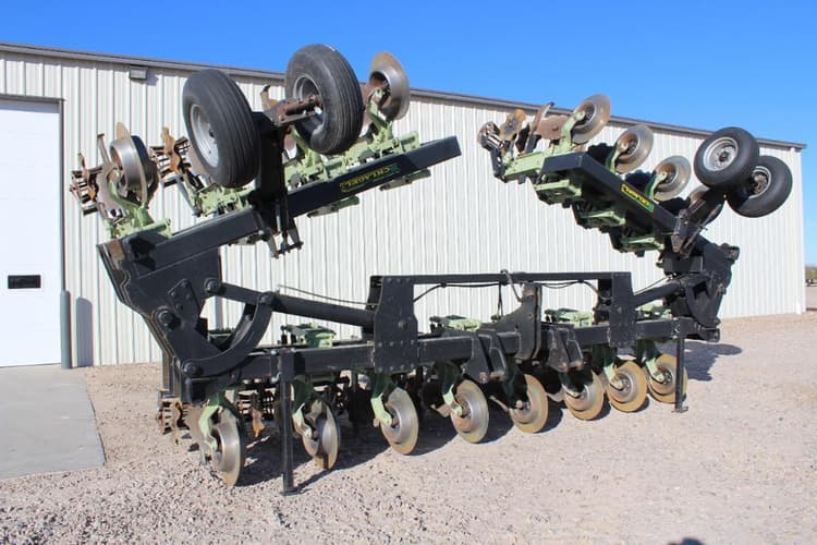 SOLD - Orthman 1tRIPr Tillage Strip-Till Bars | Tractor Zoom