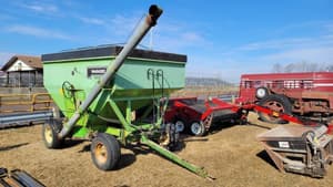 SOLD - Parker 2000 Gravity Box with Brush Auger Harvesting | Tractor Zoom