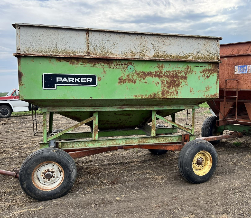 SOLD - Parker 300 Harvesting | Tractor Zoom