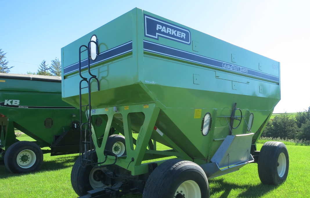 SOLD - Parker 525 Harvesting with 525 Bu | Tractor Zoom