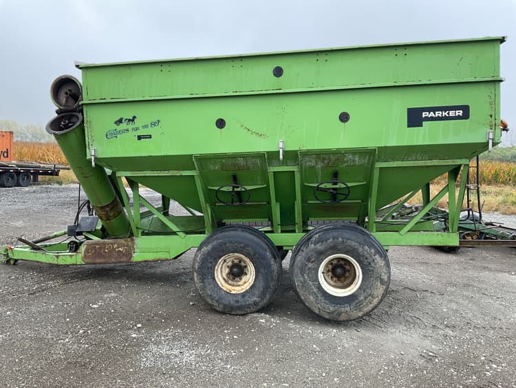 Parker 6000 Harvesting Gravity Wagons for Sale | Tractor Zoom