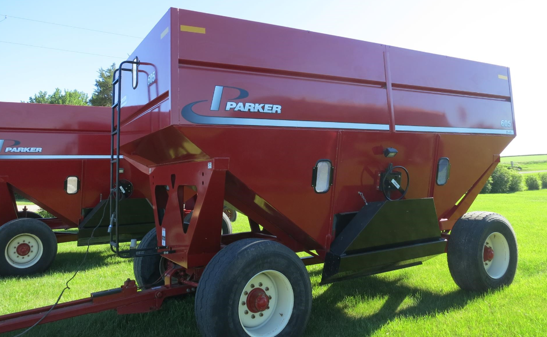 SOLD - Parker 605 Harvesting | Tractor Zoom