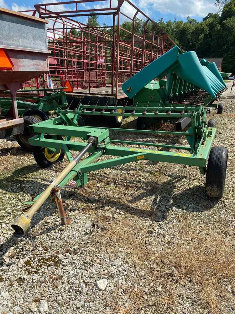 SOLD - Pequea 710 Hay and Forage Hay - Rakes/Tedders | Tractor Zoom