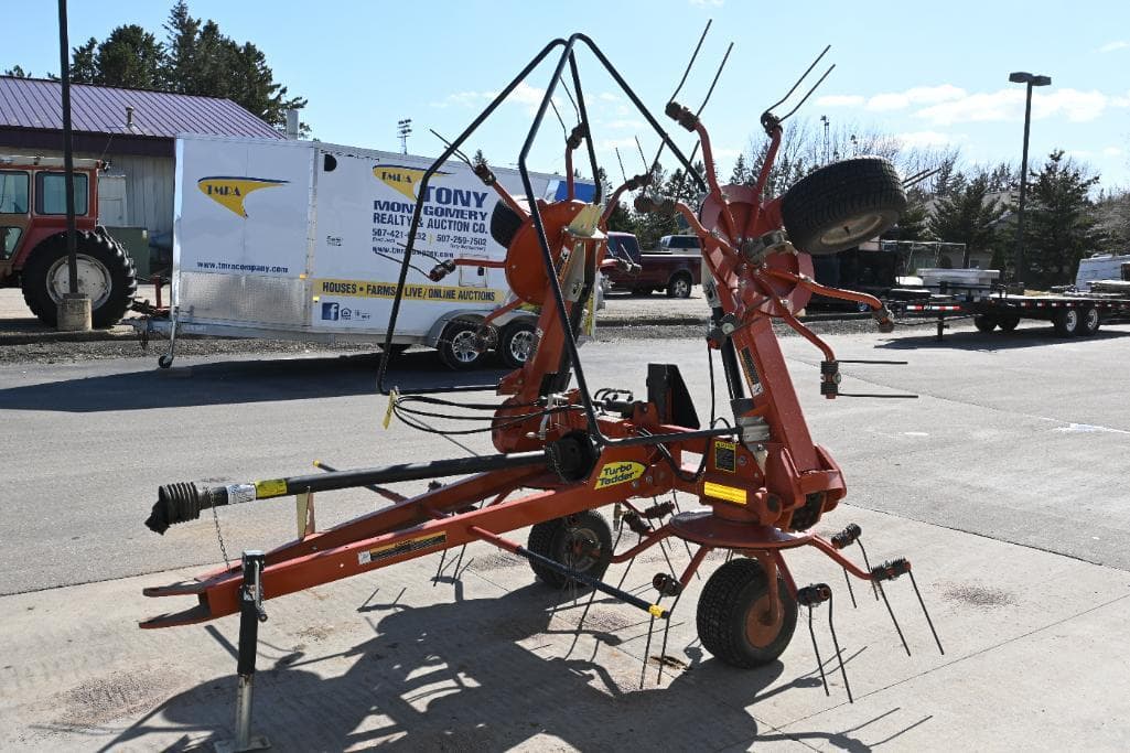 Pequea TT4101 Hay and Forage Hay - Rakes/Tedders for Sale | Tractor Zoom