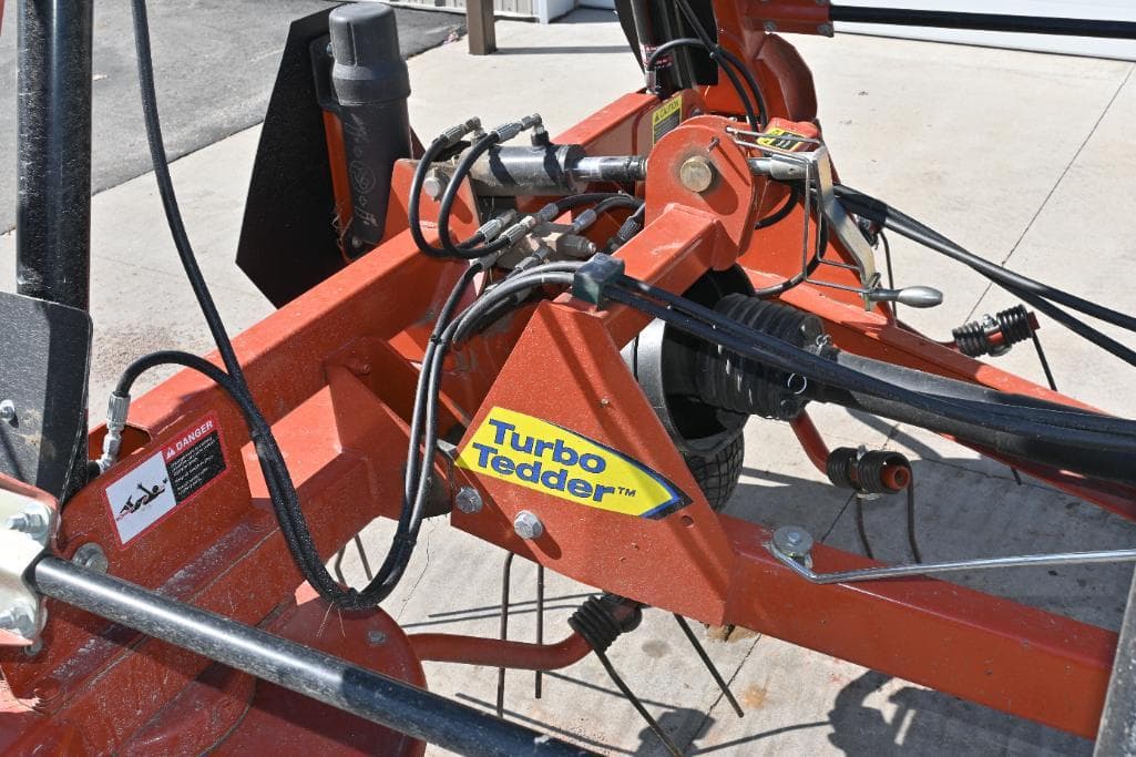 Pequea TT4101 Hay and Forage Hay - Rakes/Tedders for Sale | Tractor Zoom