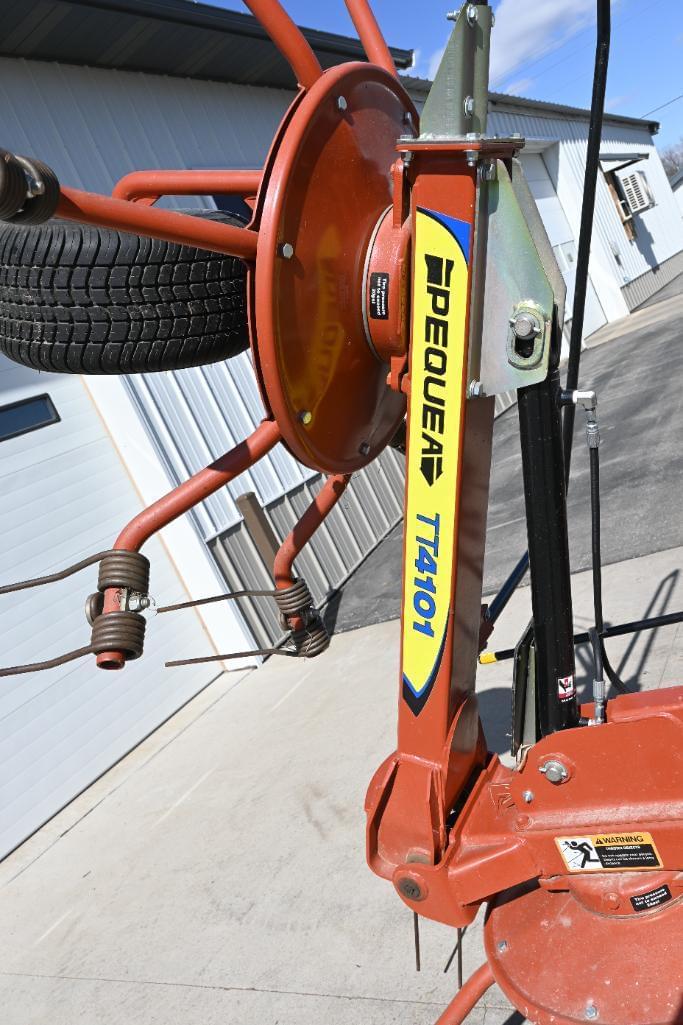 Pequea TT4101 Hay and Forage Hay - Rakes/Tedders for Sale | Tractor Zoom