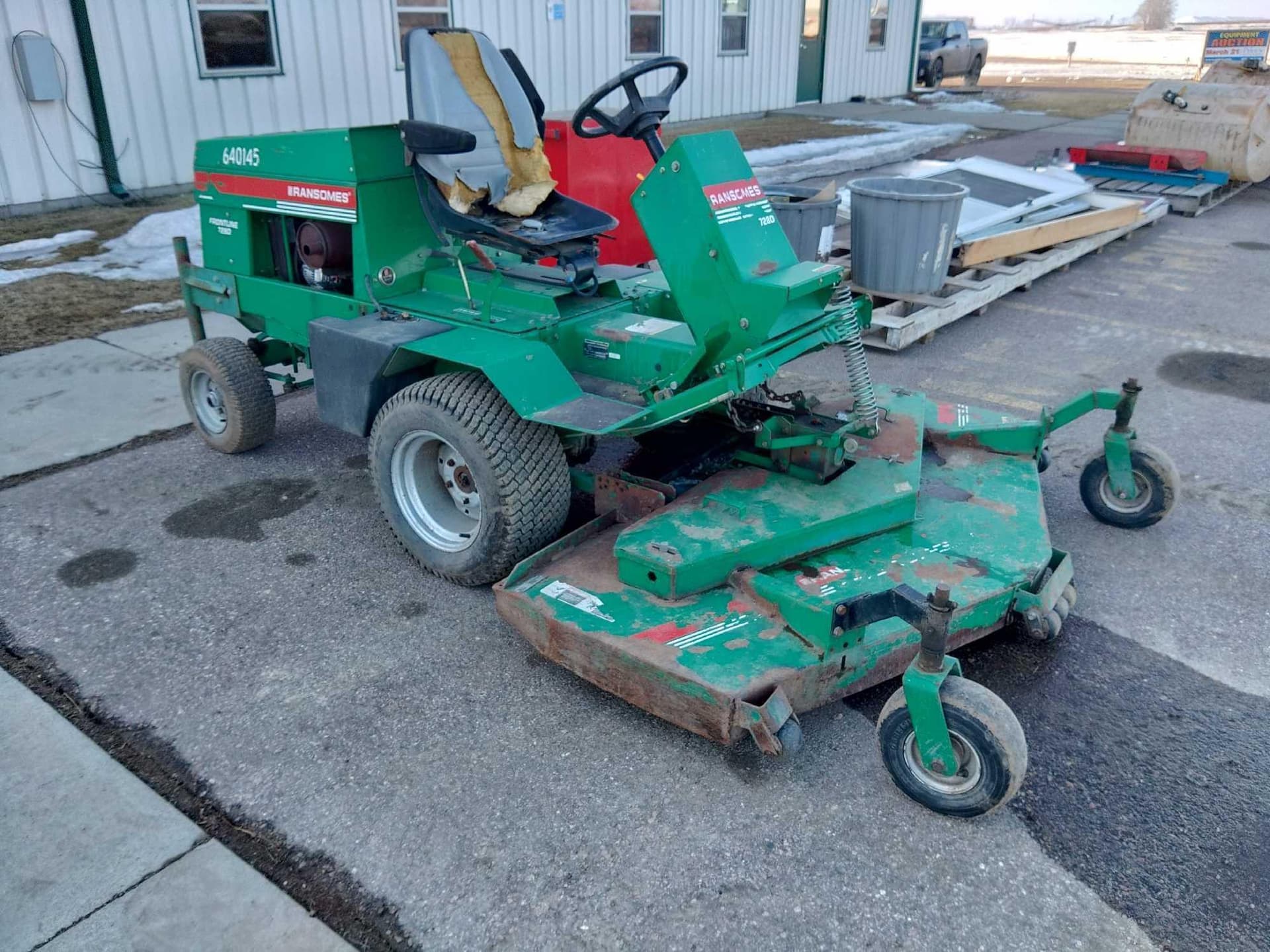 Tractor Zoom - Ransomes Front Line 728D