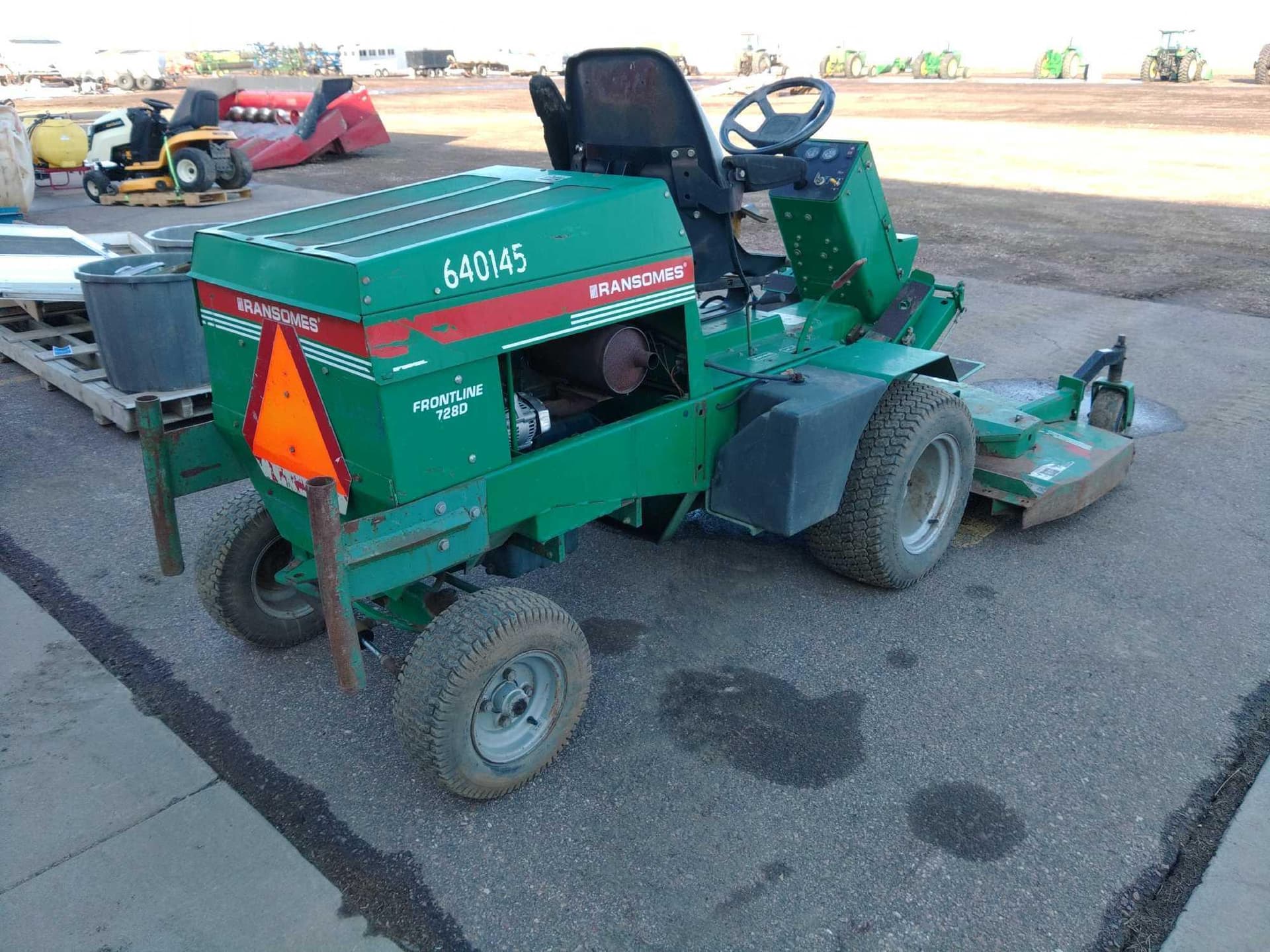 Tractor Zoom - Ransomes Front Line 728D