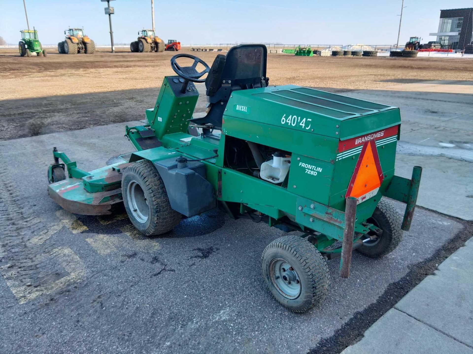 Tractor Zoom - Ransomes Front Line 728D