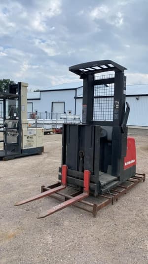SOLD - Raymond 233-0PC22T Lot No. 1358 Construction with --- Hrs ...