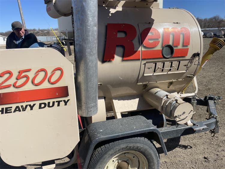 REM 2500HD Harvesting Grain Vacuums for Sale | Tractor Zoom