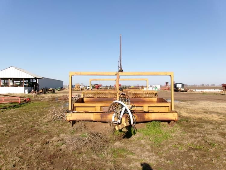 Reynolds 12C Construction Scrapers for Sale | Tractor Zoom