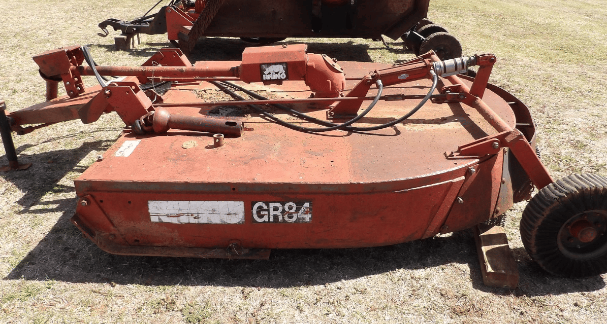 Tractor Zoom - Rhino GR84