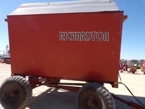 SOLD - Richardton 700 Lot No. 2579 Harvesting | Tractor Zoom