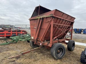 SOLD - Richardton 700 Lot No. 128 Harvesting | Tractor Zoom