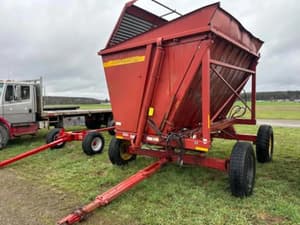 SOLD - Richardton 8020 Lot No. 288 Harvesting | Tractor Zoom