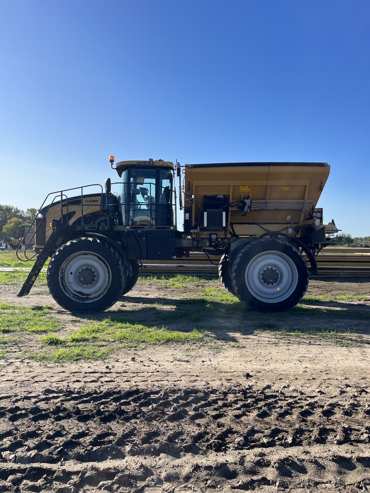 2019 RoGator RG1100C Chemical Applicators Fertilizer Applicators - Dry ...