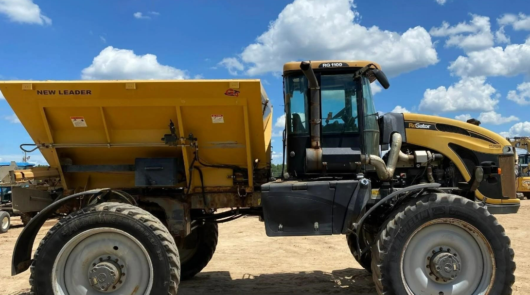 SOLD - RoGator RG1100B Chemical Applicators with 4,939 Hrs | Tractor Zoom