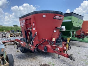 SOLD - Roto-Mix VXT-425 Lot No. 998 Hay and Forage | Tractor Zoom
