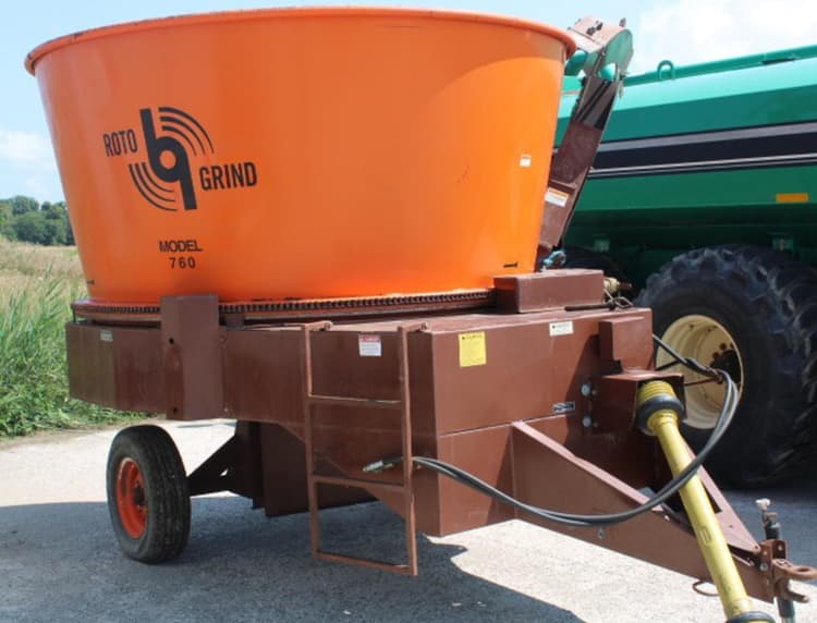 SOLD - Roto Grind 760 Hay and Forage Grinders/Mixers | Tractor Zoom