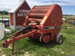 SOLD - Gehl 1310 Lot No. 3098 Hay and Forage with --- Bales | Tractor Zoom
