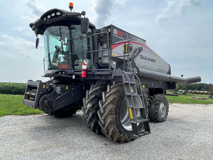 2017 Gleaner S97 Combines Class 7 for Sale | Tractor Zoom